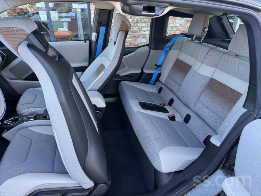 Balts BMW I3 2019 Talsi, ar dzinēja tilpumu 0.00 L un nobraukumu 129 tūkst. km par 15795 €, foto 12 vietnē AUTOMOTO.COM.LV