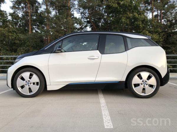 White BMW I3 2019 in Riga, with an engine capacity of 0.00 L and mileage of 59 thousand km for 14950 €, photo 3 on AUTOMOTO.COM.LV