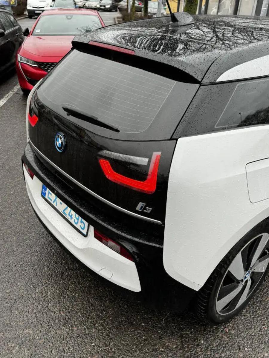 White BMW I3 2019 in Riga, with an engine capacity of 0.00 L and mileage of 102 thousand km for 18990 €, photo 5 on AUTOMOTO.COM.LV