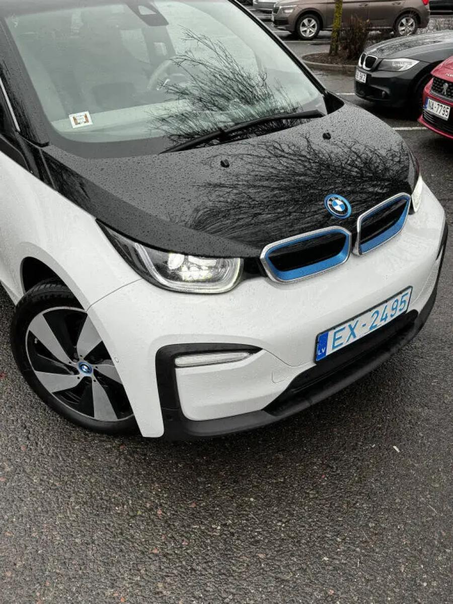 White BMW I3 2019 in Riga, with an engine capacity of 0.00 L and mileage of 102 thousand km for 18990 €, photo 7 on AUTOMOTO.COM.LV