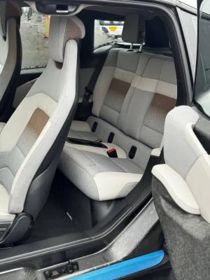 White BMW I3 2019 in Riga, with an engine capacity of 0.00 L and mileage of 102 thousand km for 18990 €, photo 15 on AUTOMOTO.COM.LV