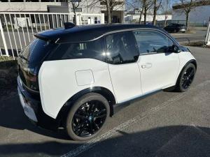 White BMW I3 2019 in Riga, with an engine capacity of 0.00 L and mileage of 129 thousand km for 15995 €, photo 8 on AUTOMOTO.COM.LV