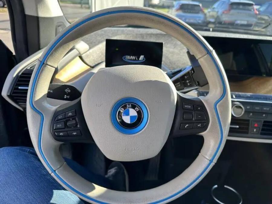 White BMW I3 2019 in Riga, with an engine capacity of 0.00 L and mileage of 129 thousand km for 15995 €, photo 13 on AUTOMOTO.COM.LV