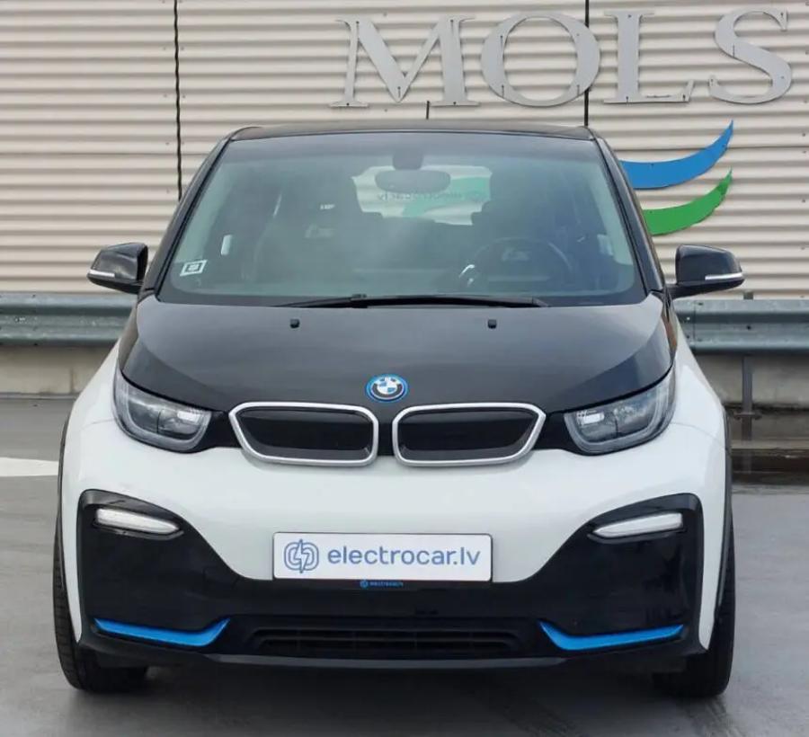 White BMW I3 2019 in Riga, with an engine capacity of 0.00 L and mileage of 48 thousand km for 28000 €, photo 1 on AUTOMOTO.COM.LV