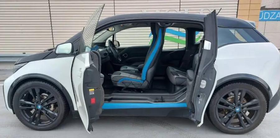 White BMW I3 2019 in Riga, with an engine capacity of 0.00 L and mileage of 48 thousand km for 28000 €, photo 3 on AUTOMOTO.COM.LV