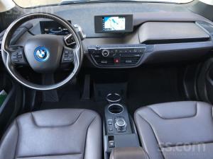 White BMW I3 2019 in Riga, with an engine capacity of 0.00 L and mileage of 93 thousand km for 17450 €, photo 10 on AUTOMOTO.COM.LV