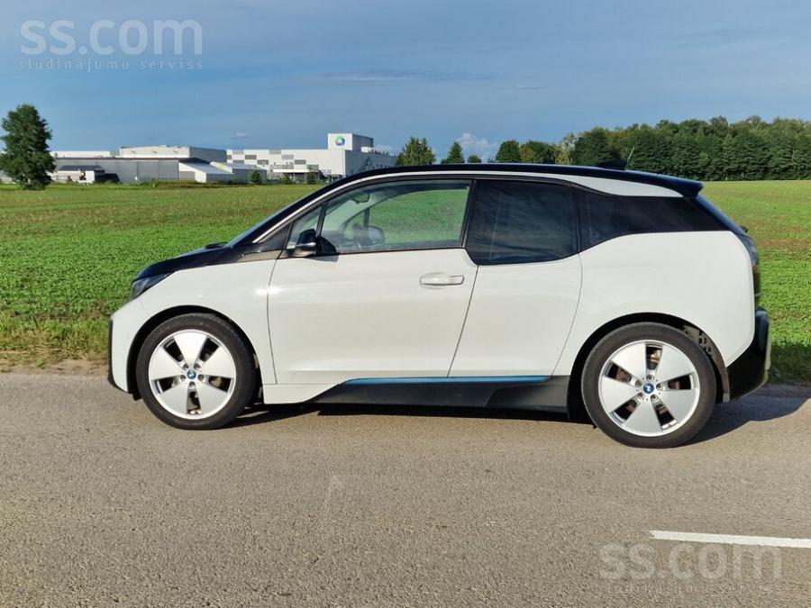 White BMW I3 2019 in Riga, with an engine capacity of 0.00 L and mileage of 94 thousand km for 15900 €, photo 5 on AUTOMOTO.COM.LV