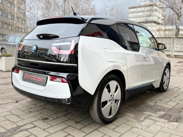 White BMW I3 2020 in Riga, with an engine capacity of 0.00 L and mileage of 57 thousand km for 18450 €, photo 4 on AUTOMOTO.COM.LV