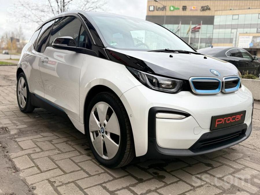White BMW I3 2020 in Riga, with an engine capacity of 0.00 L and mileage of 57 thousand km for 18450 €, photo 8 on AUTOMOTO.COM.LV