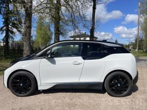 White BMW I3 2021 in Riga, with an engine capacity of 0.00 L and mileage of 47 thousand km for 17300 €, photo 2 on AUTOMOTO.COM.LV