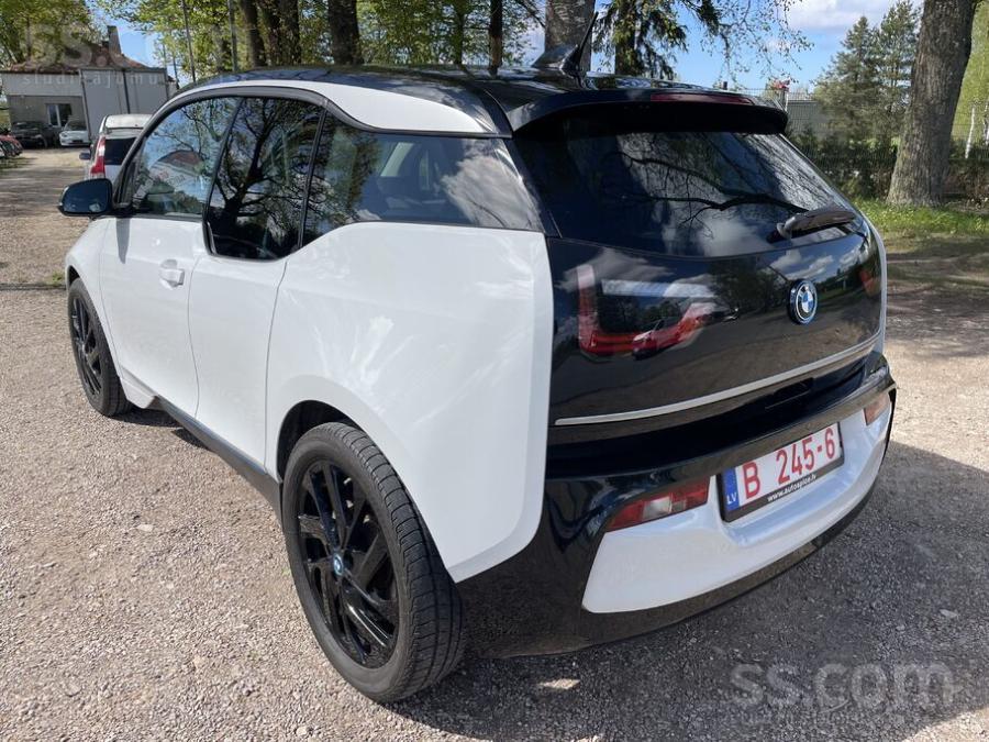 White BMW I3 2021 in Riga, with an engine capacity of 0.00 L and mileage of 47 thousand km for 17300 €, photo 3 on AUTOMOTO.COM.LV