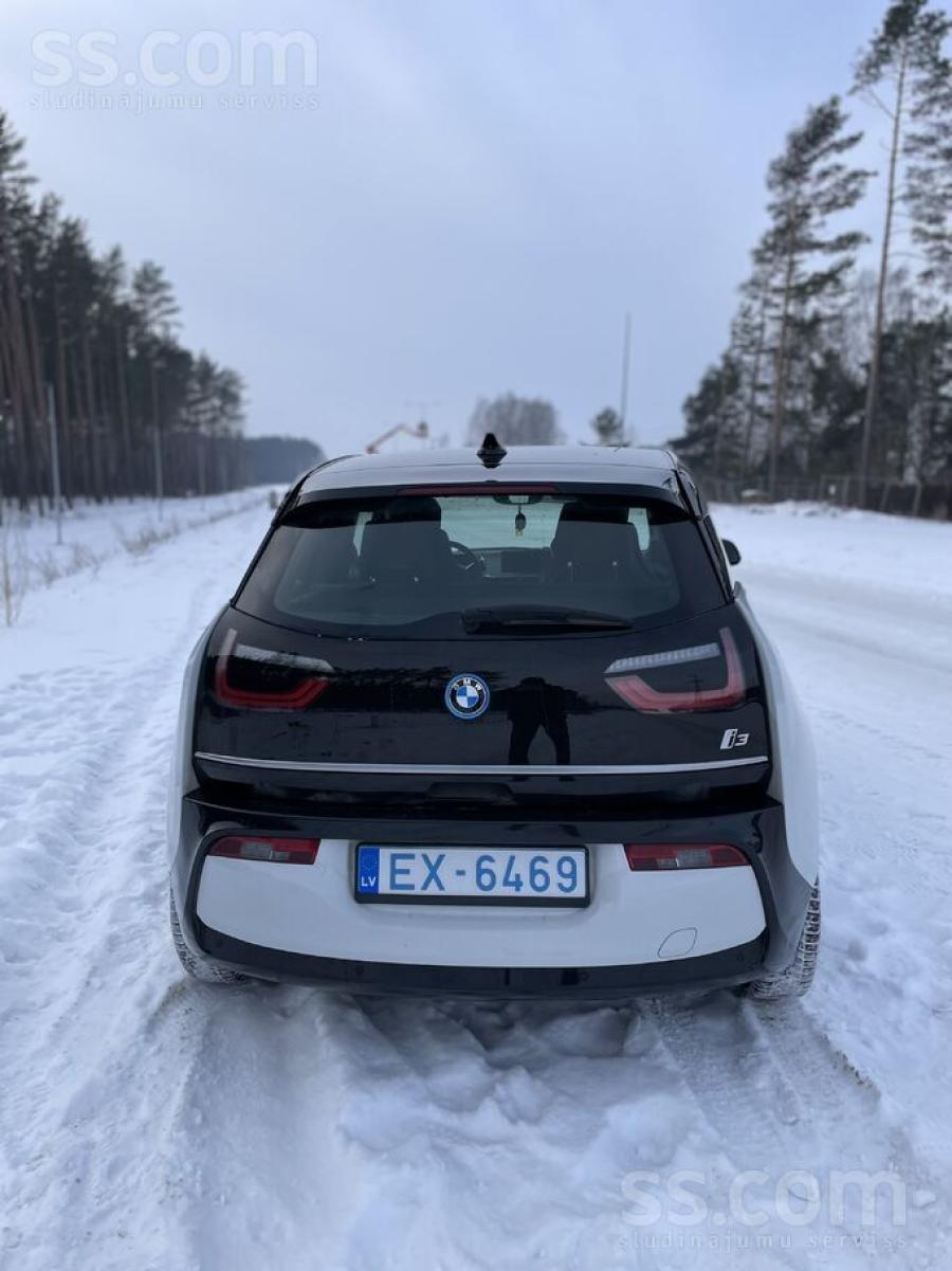White BMW I3 2021 in Riga, with an engine capacity of 0.00 L and mileage of 62 thousand km for 16800 €, photo 9 on AUTOMOTO.COM.LV