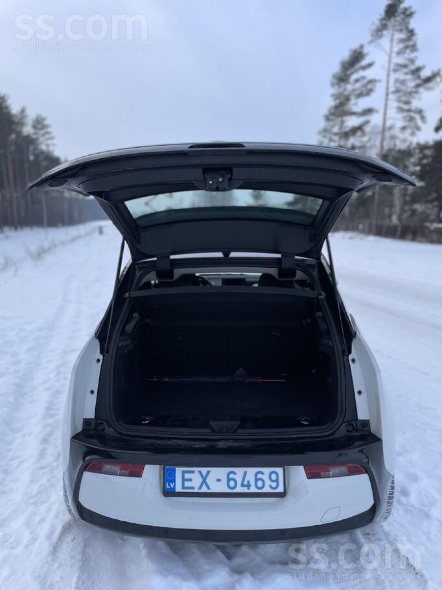 White BMW I3 2021 in Riga, with an engine capacity of 0.00 L and mileage of 62 thousand km for 16800 €, photo 11 on AUTOMOTO.COM.LV