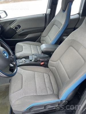 White BMW I3 2021 in Riga, with an engine capacity of 0.00 L and mileage of 62 thousand km for 16800 €, photo 12 on AUTOMOTO.COM.LV
