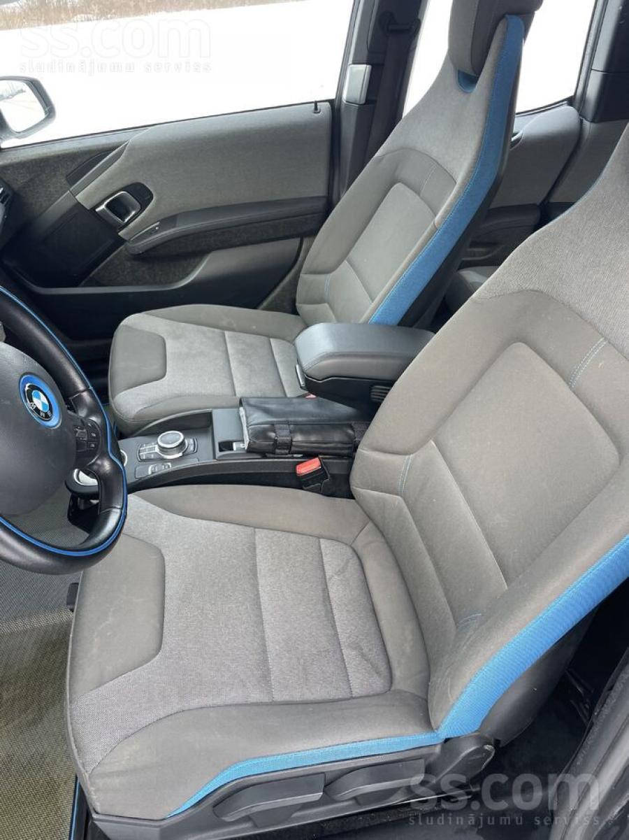 White BMW I3 2021 in Riga, with an engine capacity of 0.00 L and mileage of 62 thousand km for 16800 €, photo 12 on AUTOMOTO.COM.LV