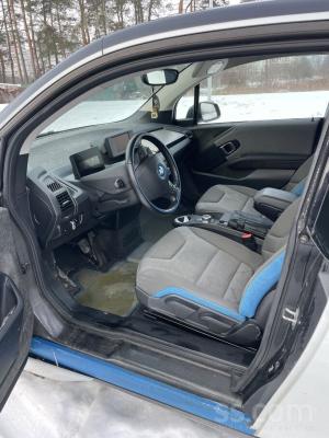 White BMW I3 2021 in Riga, with an engine capacity of 0.00 L and mileage of 62 thousand km for 16800 €, photo 13 on AUTOMOTO.COM.LV