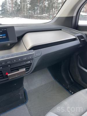 White BMW I3 2021 in Riga, with an engine capacity of 0.00 L and mileage of 62 thousand km for 16800 €, photo 17 on AUTOMOTO.COM.LV