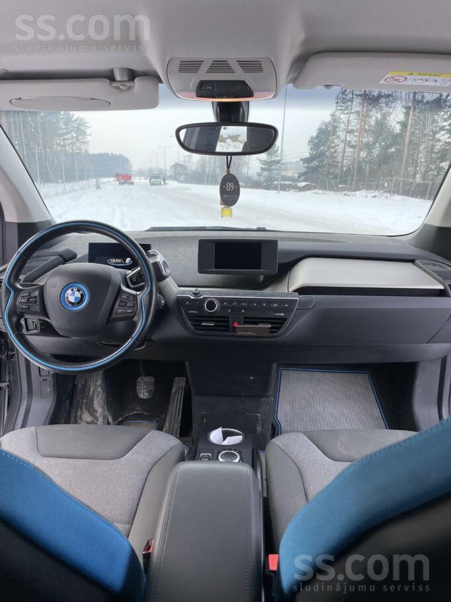White BMW I3 2021 in Riga, with an engine capacity of 0.00 L and mileage of 62 thousand km for 16800 €, photo 18 on AUTOMOTO.COM.LV