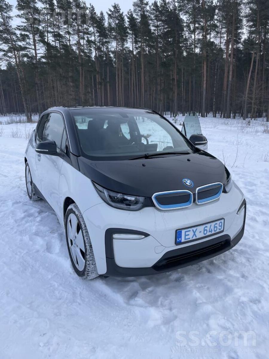 White BMW I3 2021 in Riga, with an engine capacity of 0.00 L and mileage of 62 thousand km for 16800 €, photo 19 on AUTOMOTO.COM.LV