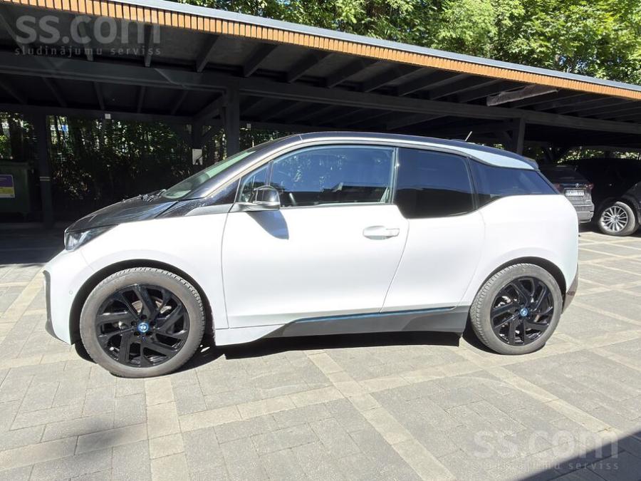 White BMW I3 2021 in Riga, with an engine capacity of 0.00 L and mileage of 60 thousand km for 15940 €, photo 8 on AUTOMOTO.COM.LV