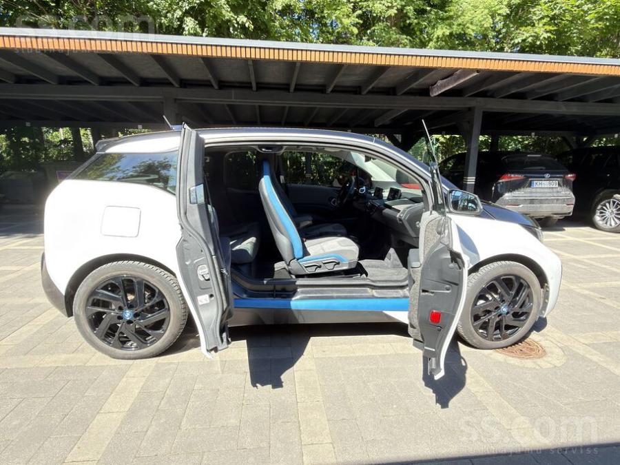 White BMW I3 2021 in Riga, with an engine capacity of 0.00 L and mileage of 60 thousand km for 15940 €, photo 11 on AUTOMOTO.COM.LV
