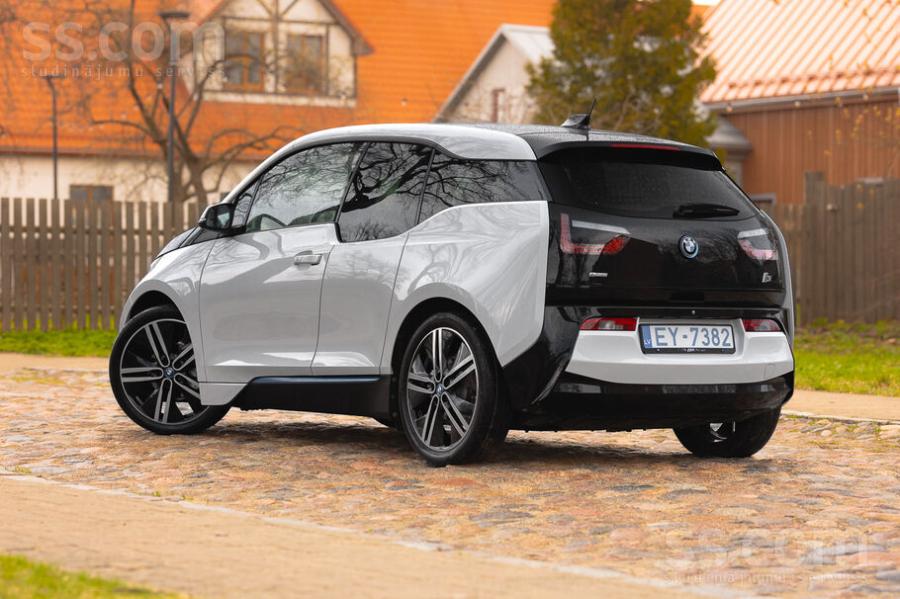 Balts BMW I3 2014 Jūrmala, ar dzinēja tilpumu 0.00 L un nobraukumu 76 tūkst. km par 9900 €, foto 5 vietnē AUTOMOTO.COM.LV