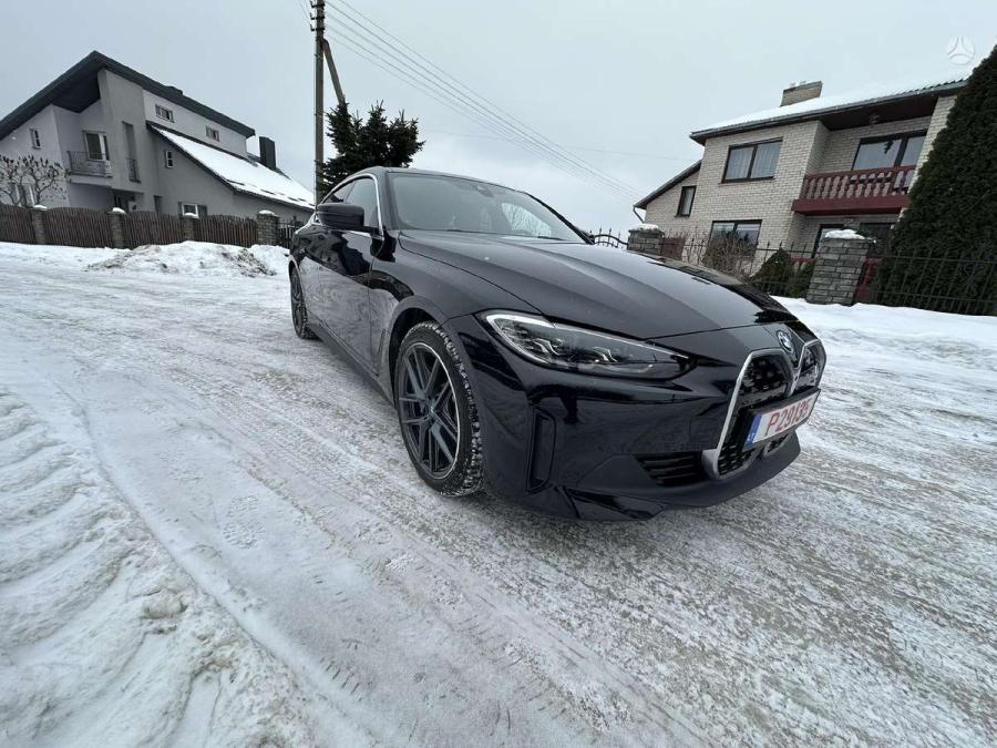 Melns BMW i4 2024 Viļņa, ar dzinēja tilpumu 0.00 L un nobraukumu 9 tūkst. km par 44000 €, foto 3 vietnē AUTOMOTO.COM.LV