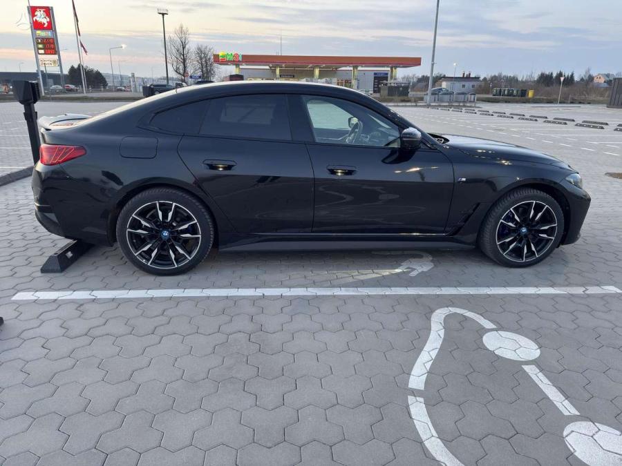 Melns BMW i4 2024 Viļņa, ar dzinēja tilpumu 0.00 L un nobraukumu 26 tūkst. km par 39500 €, foto 4 vietnē AUTOMOTO.COM.LV