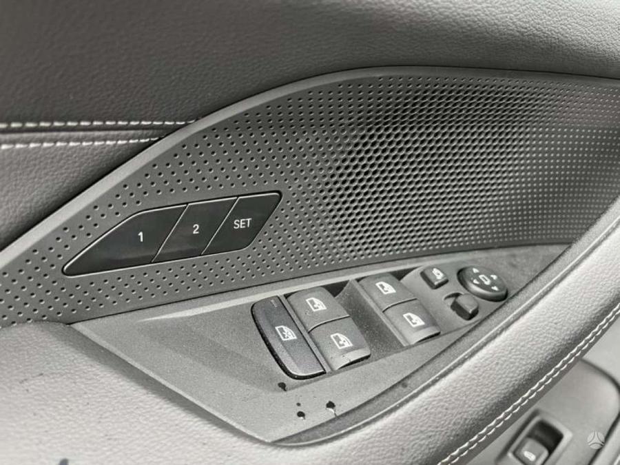 Черный БМВ i4 2025 в Вильнюс, объемом двигателя 0.00 л и пробегом 11 тыс. км за 47190 €, фото 14 на AUTOMOTO.COM.LV