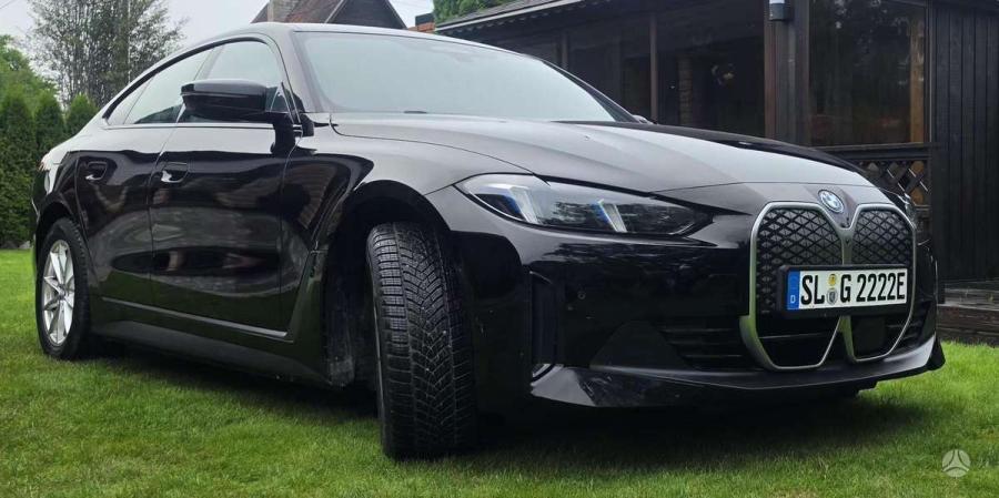 Black BMW i4 2025 in Vilnius, with an engine capacity of 0.00 L and mileage of 27 thousand km for 34900 €, photo 3 on AUTOMOTO.COM.LV
