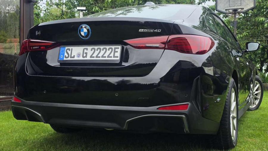 Black BMW i4 2025 in Vilnius, with an engine capacity of 0.00 L and mileage of 27 thousand km for 34900 €, photo 9 on AUTOMOTO.COM.LV