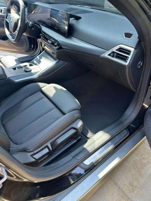 Black BMW i4 2025 in Vilnius, with an engine capacity of 0.00 L and mileage of 27 thousand km for 34900 €, photo 15 on AUTOMOTO.COM.LV