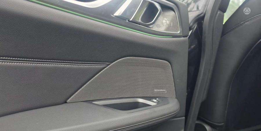 Black BMW i4 2025 in Vilnius, with an engine capacity of 0.00 L and mileage of 27 thousand km for 34900 €, photo 23 on AUTOMOTO.COM.LV