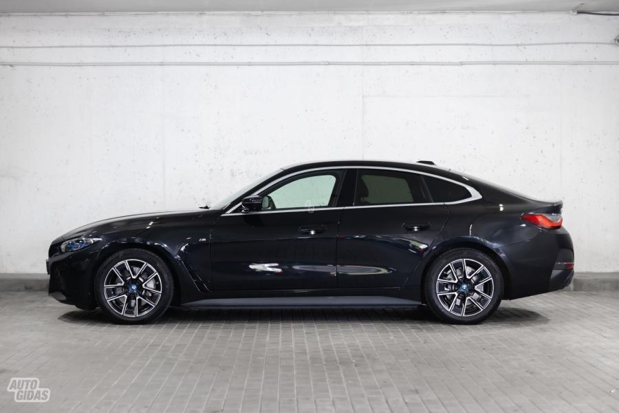 Black BMW i4 2022 in Vilnius, with an engine capacity of 0.00 L and mileage of 88 thousand km for 38491 €, photo 5 on AUTOMOTO.COM.LV
