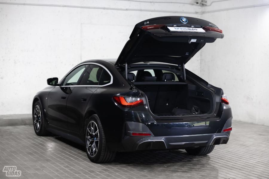Black BMW i4 2022 in Vilnius, with an engine capacity of 0.00 L and mileage of 88 thousand km for 38491 €, photo 33 on AUTOMOTO.COM.LV