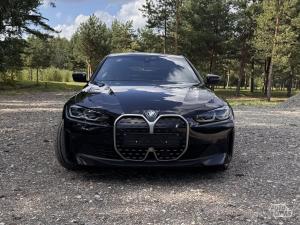 Melns BMW i4 2022 Jonava, ar dzinēja tilpumu 0.00 L un nobraukumu 239 tūkst. km par 28500 €, foto 3 vietnē AUTOMOTO.COM.LV