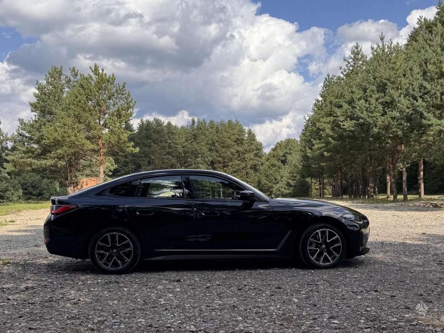 Black BMW i4 2022 in Jonava, with an engine capacity of 0.00 L and mileage of 239 thousand km for 28500 €, photo 14 on AUTOMOTO.COM.LV
