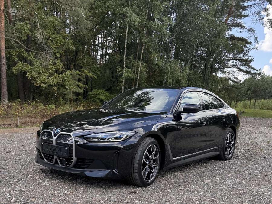 Black BMW i4 2022 in Jonava, with an engine capacity of 0.00 L and mileage of 239 thousand km for 28500 €, photo 23 on AUTOMOTO.COM.LV