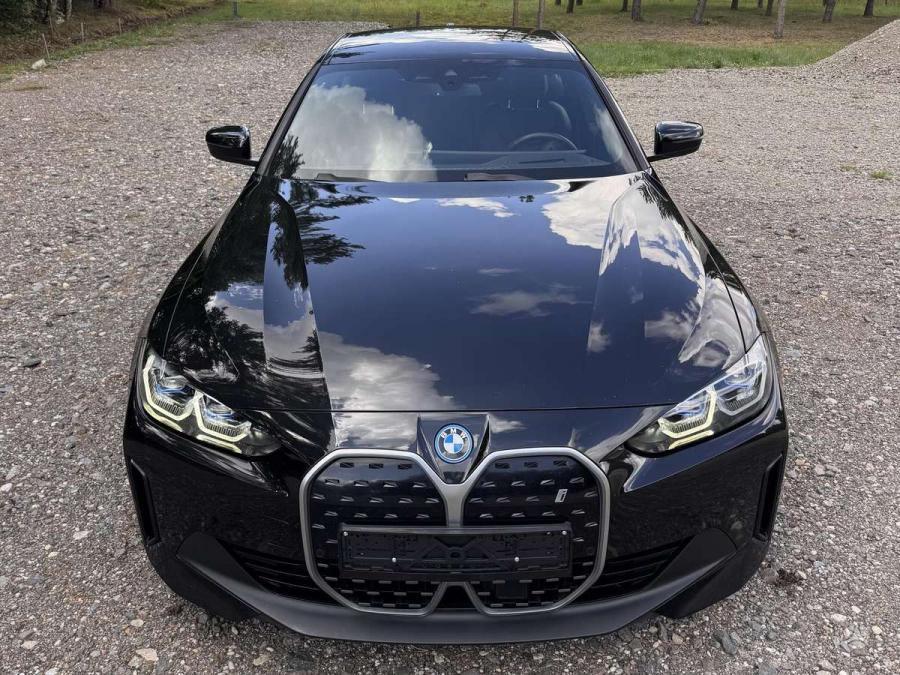 Black BMW i4 2022 in Jonava, with an engine capacity of 0.00 L and mileage of 239 thousand km for 28500 €, photo 34 on AUTOMOTO.COM.LV