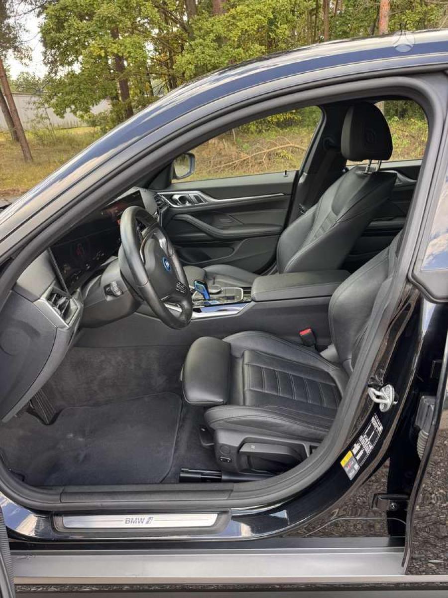 Black BMW i4 2022 in Jonava, with an engine capacity of 0.00 L and mileage of 239 thousand km for 28500 €, photo 38 on AUTOMOTO.COM.LV