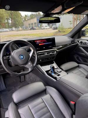 Black BMW i4 2022 in Jonava, with an engine capacity of 0.00 L and mileage of 239 thousand km for 28500 €, photo 43 on AUTOMOTO.COM.LV