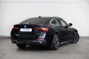 Black BMW i4 2022 in Vilnius, with an engine capacity of 0.00 L and mileage of 88 thousand km for 37542 €, photo 7 on AUTOMOTO.COM.LV