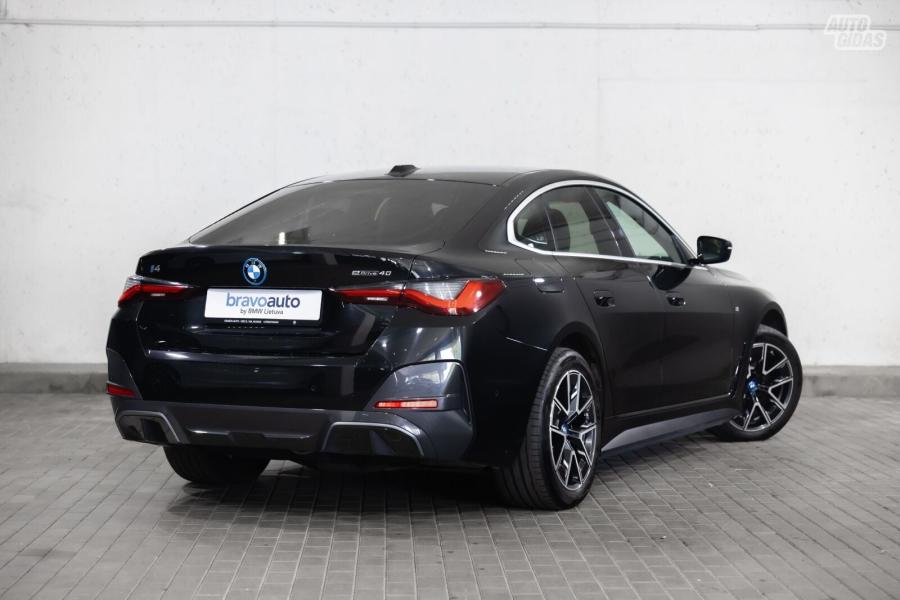 Black BMW i4 2022 in Vilnius, with an engine capacity of 0.00 L and mileage of 88 thousand km for 37542 €, photo 7 on AUTOMOTO.COM.LV