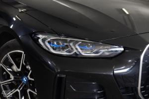 Black BMW i4 2022 in Vilnius, with an engine capacity of 0.00 L and mileage of 88 thousand km for 37542 €, photo 9 on AUTOMOTO.COM.LV