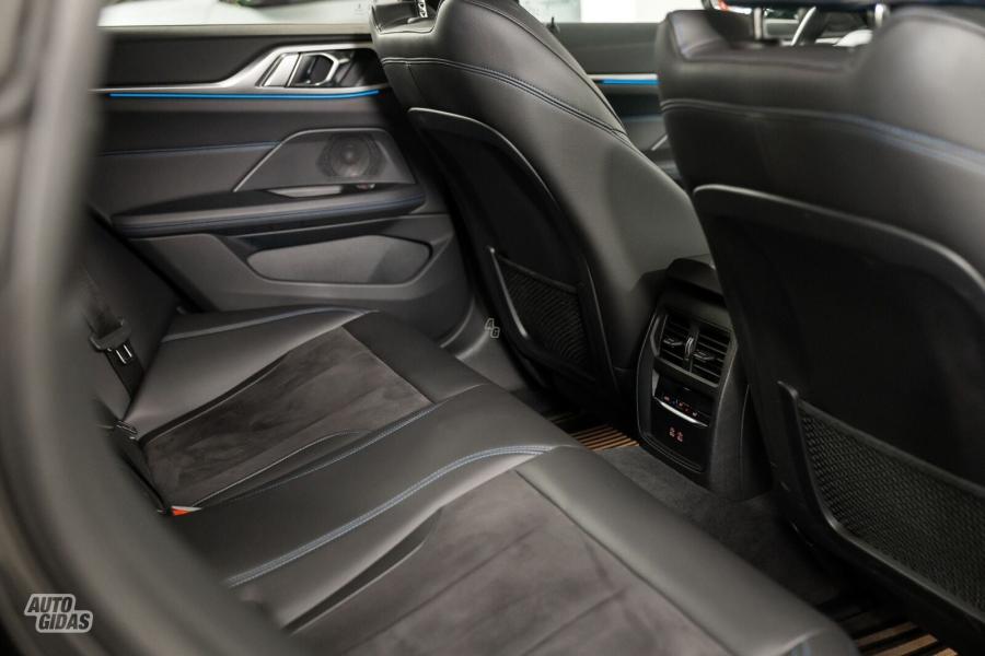 Black BMW i4 2022 in Vilnius, with an engine capacity of 0.00 L and mileage of 88 thousand km for 37542 €, photo 31 on AUTOMOTO.COM.LV