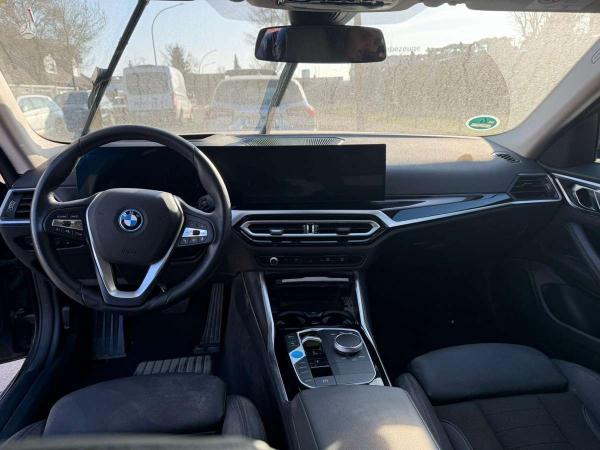 Melns BMW i4 2023 Panevēža, ar dzinēja tilpumu 0.00 L un nobraukumu 80 tūkst. km par 15590 €, foto 2 vietnē AUTOMOTO.COM.LV