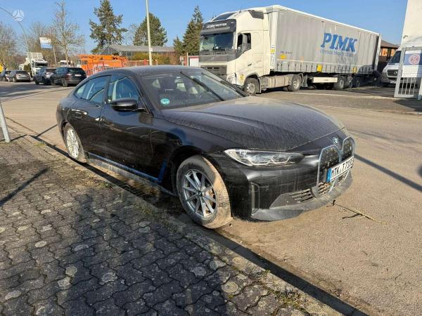 Melns BMW i4 2023 Panevēža, ar dzinēja tilpumu 0.00 L un nobraukumu 80 tūkst. km par 15590 €, foto 6 vietnē AUTOMOTO.COM.LV
