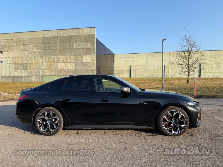 Melns BMW i4 2021 Tallina, ar dzinēja tilpumu 0.00 L un nobraukumu 64 tūkst. km par 43900 €, foto 3 vietnē AUTOMOTO.COM.LV