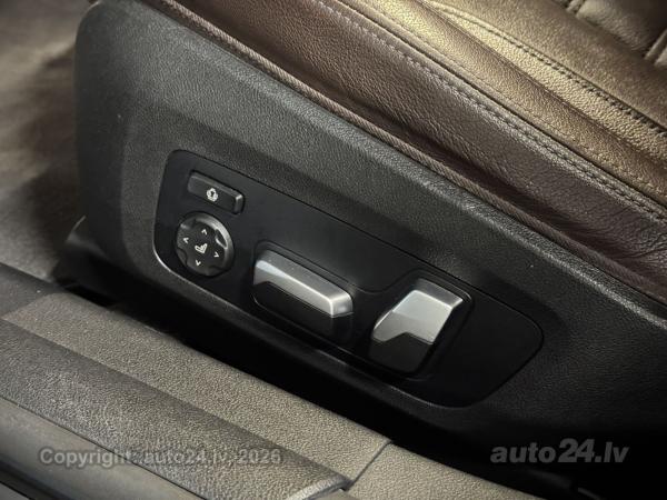 Black BMW i4 2021 in Tallinn, with an engine capacity of 0.00 L and mileage of 68 thousand km for 42900 €, photo 7 on AUTOMOTO.COM.LV