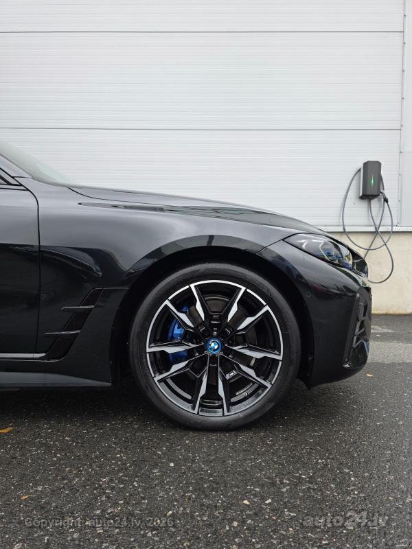 BMW i4 2022 Tallina vietnē Melns BMW i4 2022 Tallina, ar dzinēja tilpumu 0.00 L un nobraukumu 126 tūkst. km par 42500 €, foto 8 vietnē AUTOMOTO.COM.LV